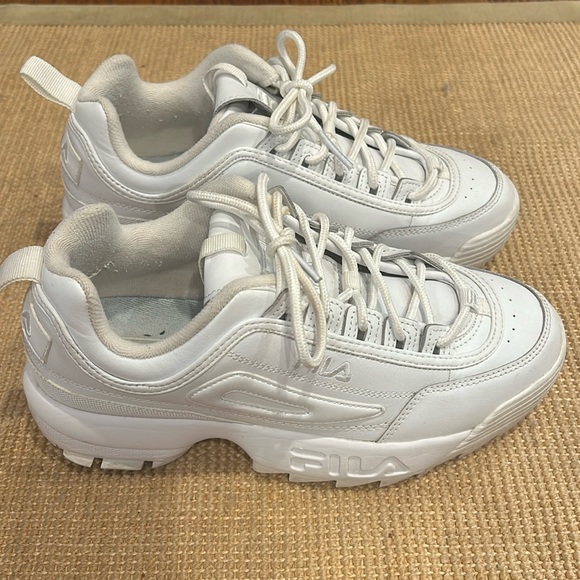 Fila | Shoes | Fila Distruptor Retro White Chunky Sneakers Sz 9 | Poshmark